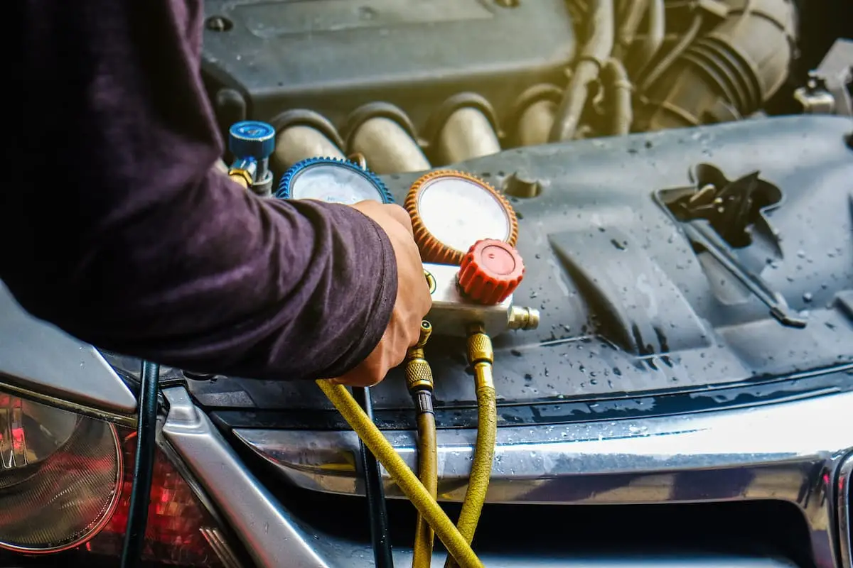 How to remove refrigerant from car without a machine? Step-By-Step